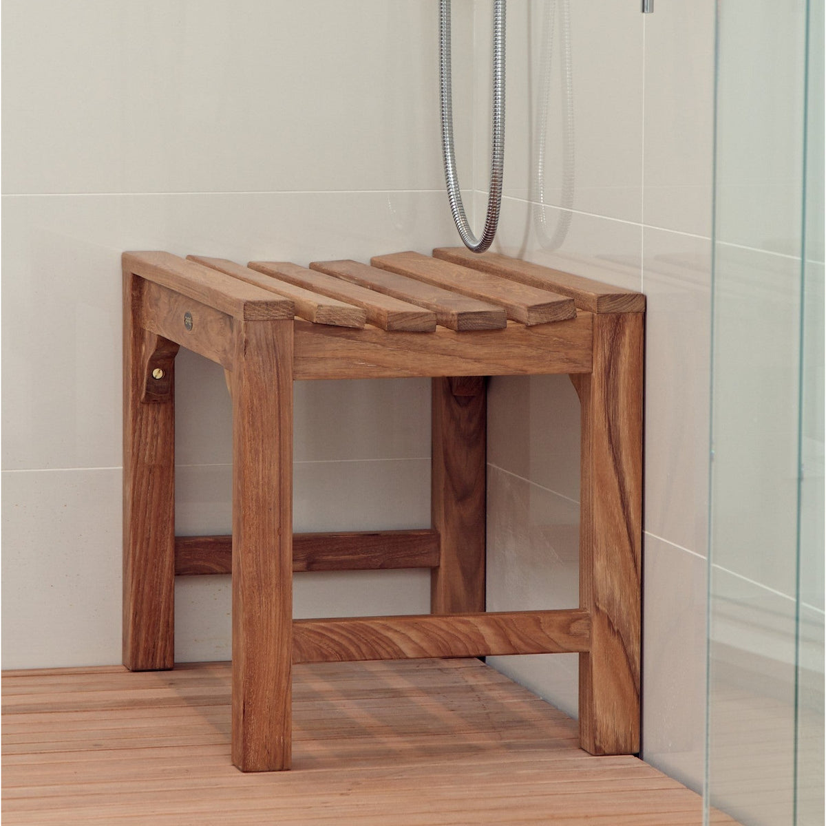 Curved Shower Bench 60 cm (24 in) — Plomberie Mascouche